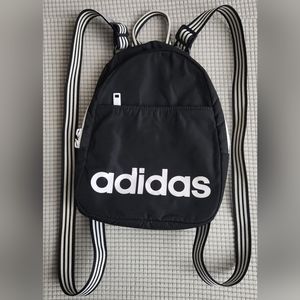 Alex's Closet (@resalemostly) | Poshmark